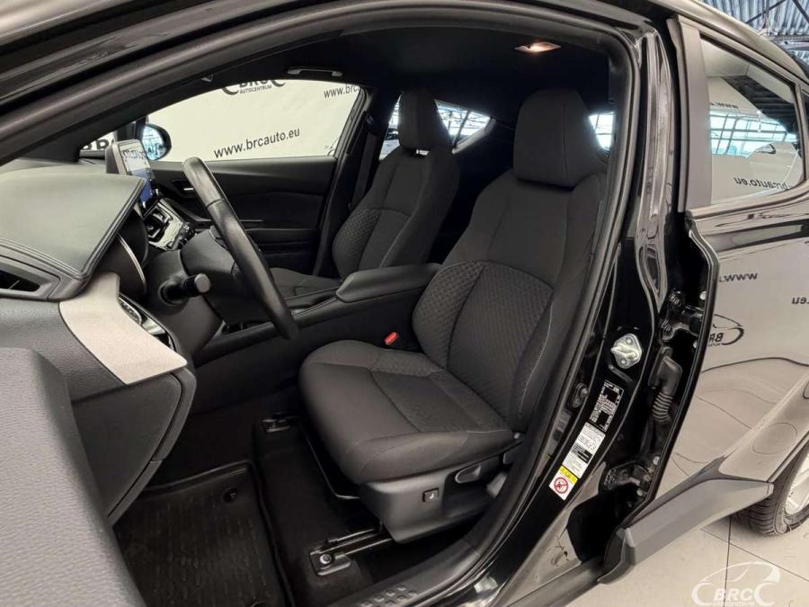 Черный Тойота C-HR 2020 в Вильнюс, объемом двигателя 1.20 л и пробегом 94 тыс. км за 17900 €, фото 24 на AUTOMOTO.COM.LV