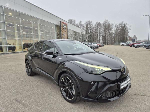 Black Toyota C-HR 2021 in Panevezys, with an engine capacity of 1.99 L and mileage of 162 thousand km for 20500 €, photo 1 on AUTOMOTO.COM.LV