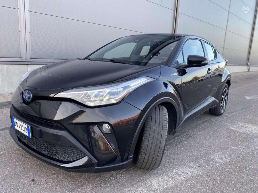 Melns Toyota C-HR 2021 Kauņa, ar dzinēja tilpumu 1.80 L un nobraukumu 70 tūkst. km par 18700 €, foto 2 vietnē AUTOMOTO.COM.LV