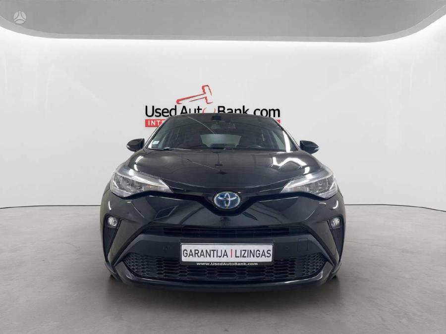 Black Toyota C-HR 2021 in Marijampole, with an engine capacity of 1.80 L and mileage of 158 thousand km for 16928 €, photo 2 on AUTOMOTO.COM.LV