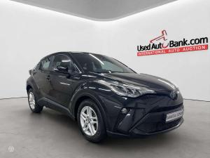 Black Toyota C-HR 2021 in Marijampole, with an engine capacity of 1.80 L and mileage of 158 thousand km for 16928 €, photo 3 on AUTOMOTO.COM.LV