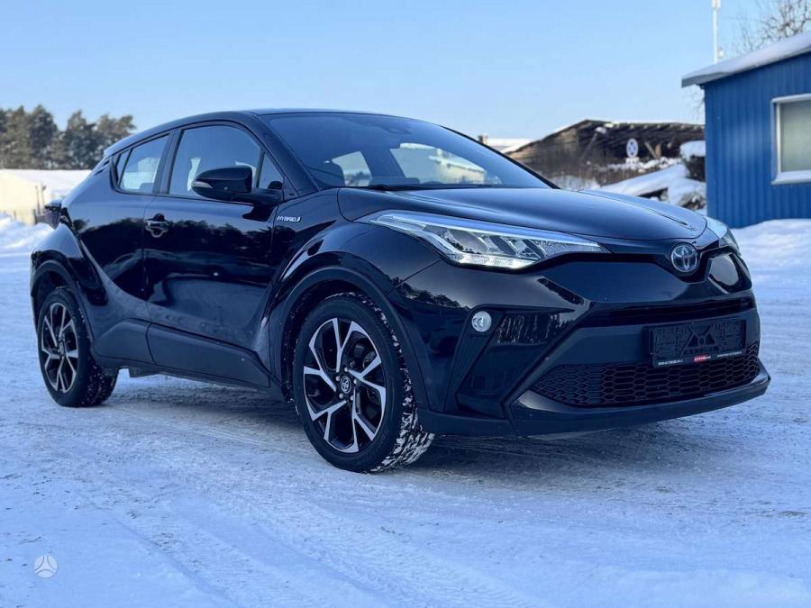 Melns Toyota C-HR 2021 Viļņa, ar dzinēja tilpumu 1.80 L un nobraukumu 135 tūkst. km par 18950 €, foto 3 vietnē AUTOMOTO.COM.LV