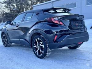 Melns Toyota C-HR 2021 Viļņa, ar dzinēja tilpumu 1.80 L un nobraukumu 135 tūkst. km par 18950 €, foto 4 vietnē AUTOMOTO.COM.LV
