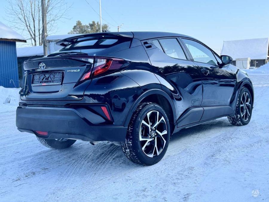 Melns Toyota C-HR 2021 Viļņa, ar dzinēja tilpumu 1.80 L un nobraukumu 135 tūkst. km par 18950 €, foto 6 vietnē AUTOMOTO.COM.LV