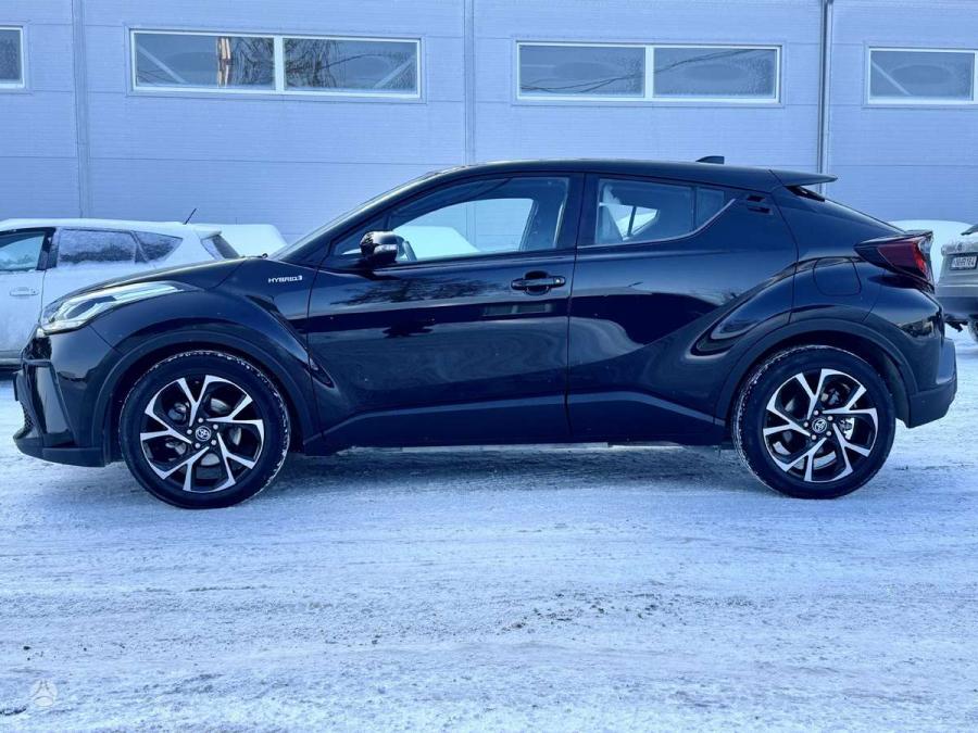 Melns Toyota C-HR 2021 Viļņa, ar dzinēja tilpumu 1.80 L un nobraukumu 135 tūkst. km par 18950 €, foto 7 vietnē AUTOMOTO.COM.LV