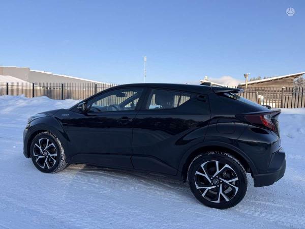 Melns Toyota C-HR 2021 Viļņa, ar dzinēja tilpumu 1.80 L un nobraukumu 157 tūkst. km par 17950 €, foto 9 vietnē AUTOMOTO.COM.LV