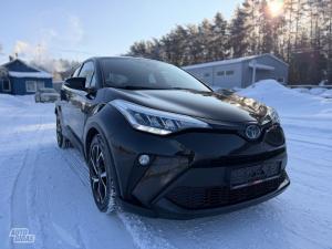 Melns Toyota C-HR 2021 Viļņa, ar dzinēja tilpumu 1.80 L un nobraukumu 157 tūkst. km par 17950 €, foto 3 vietnē AUTOMOTO.COM.LV