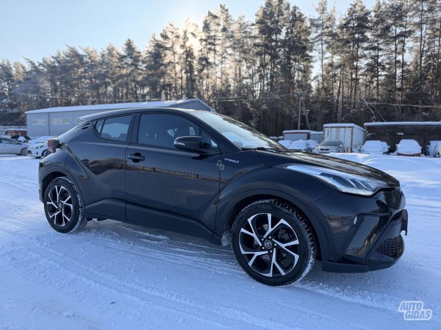 Melns Toyota C-HR 2021 Viļņa, ar dzinēja tilpumu 1.80 L un nobraukumu 157 tūkst. km par 17950 €, foto 4 vietnē AUTOMOTO.COM.LV