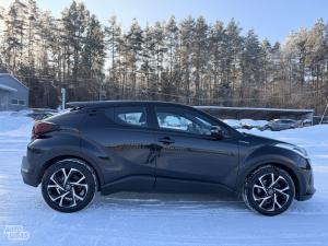 Melns Toyota C-HR 2021 Viļņa, ar dzinēja tilpumu 1.80 L un nobraukumu 157 tūkst. km par 17950 €, foto 7 vietnē AUTOMOTO.COM.LV