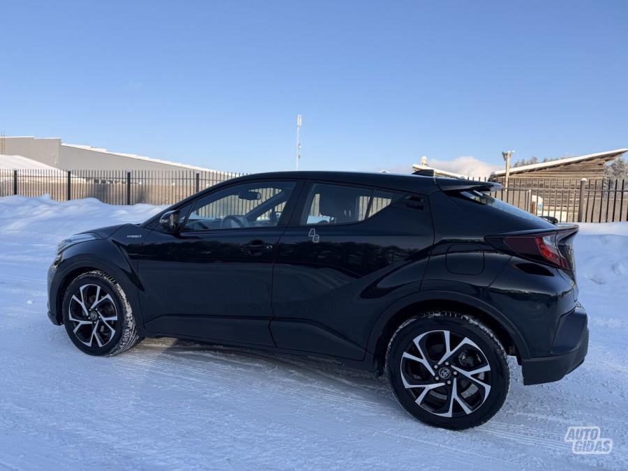 Melns Toyota C-HR 2021 Viļņa, ar dzinēja tilpumu 1.80 L un nobraukumu 157 tūkst. km par 17950 €, foto 8 vietnē AUTOMOTO.COM.LV