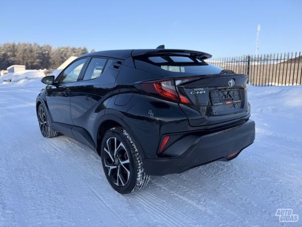 Melns Toyota C-HR 2021 Viļņa, ar dzinēja tilpumu 1.80 L un nobraukumu 157 tūkst. km par 17950 €, foto 9 vietnē AUTOMOTO.COM.LV