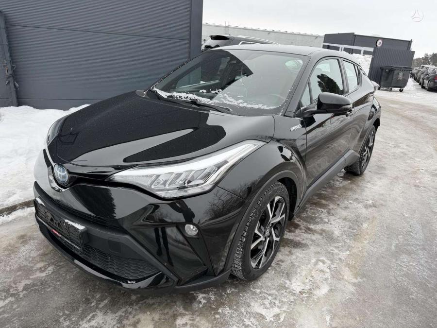 Черный Тойота C-HR 2021 в Вильнюс, объемом двигателя 1.80 л и пробегом 96 тыс. км за 18850 €, фото 1 на AUTOMOTO.COM.LV