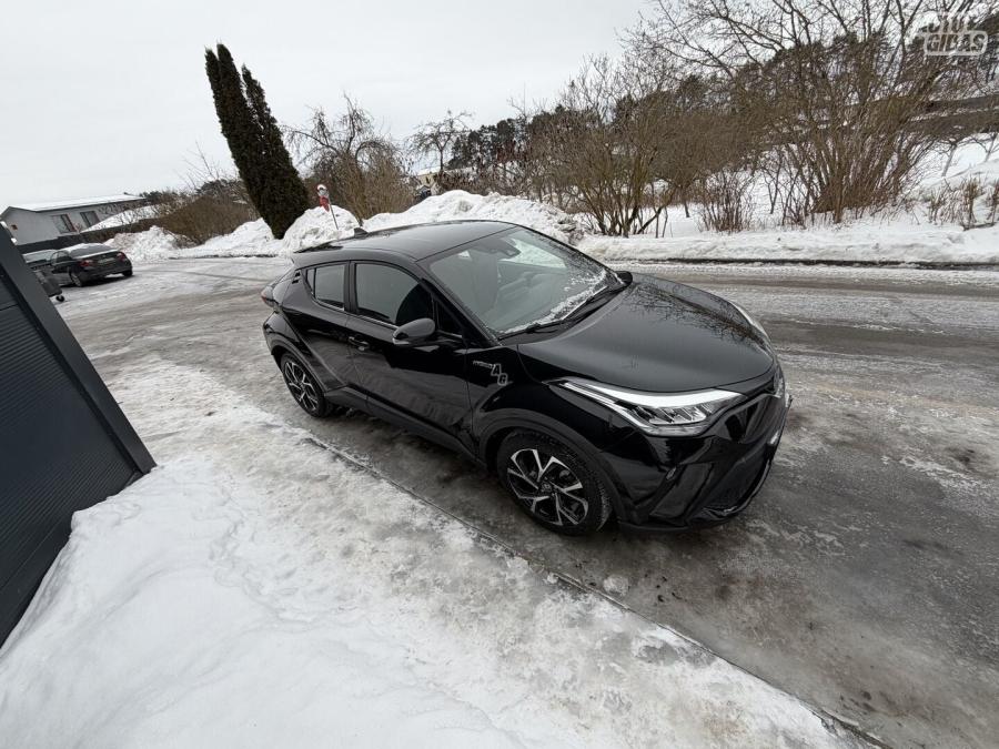 Черный Тойота C-HR 2021 в Вильнюс, объемом двигателя 1.80 л и пробегом 96 тыс. км за 18950 €, фото 6 на AUTOMOTO.COM.LV
