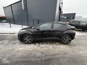 Черный Тойота C-HR 2021 в Вильнюс, объемом двигателя 1.80 л и пробегом 96 тыс. км за 18950 €, фото 8 на AUTOMOTO.COM.LV