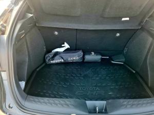 Black Toyota C-HR 2021 in Vilnius, with an engine capacity of 1.80 L and mileage of 113 thousand km for 18600 €, photo 12 on AUTOMOTO.COM.LV