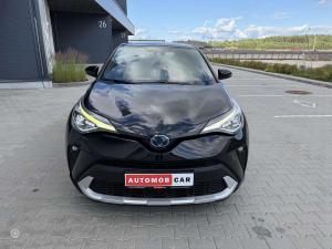 Black Toyota C-HR 2021 in Vilnius, with an engine capacity of 1.80 L and mileage of 147 thousand km for 19950 €, photo 4 on AUTOMOTO.COM.LV
