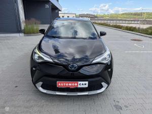Black Toyota C-HR 2021 in Vilnius, with an engine capacity of 1.80 L and mileage of 147 thousand km for 19950 €, photo 5 on AUTOMOTO.COM.LV
