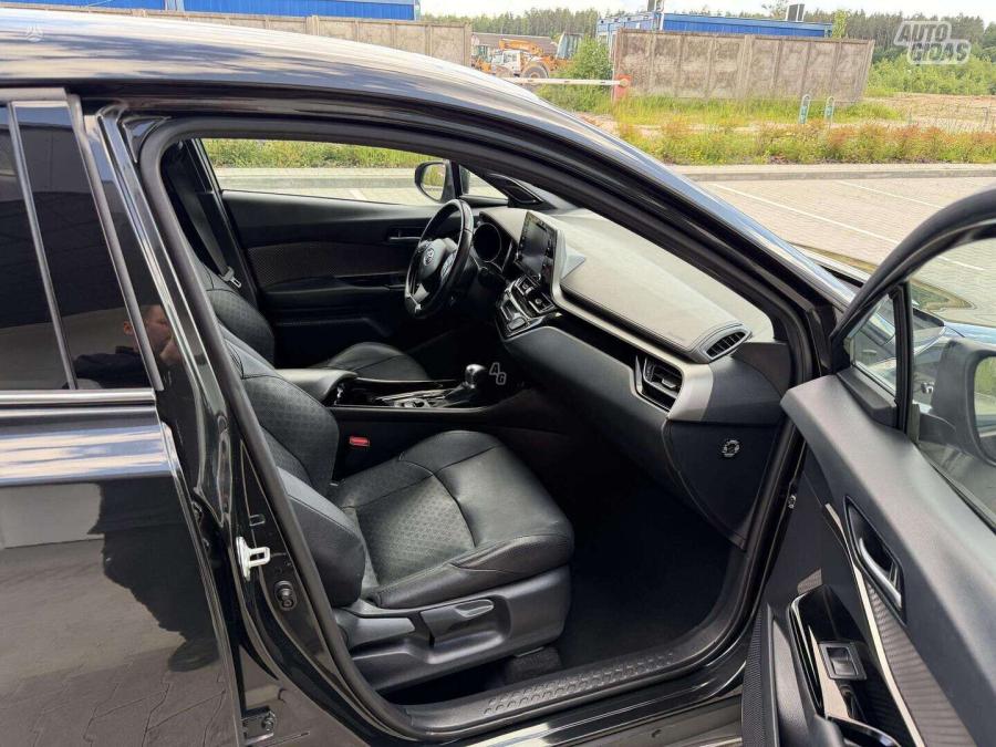 Черный Тойота C-HR 2021 в Вильнюс, объемом двигателя 1.80 л и пробегом 147 тыс. км за 19950 €, фото 24 на AUTOMOTO.COM.LV