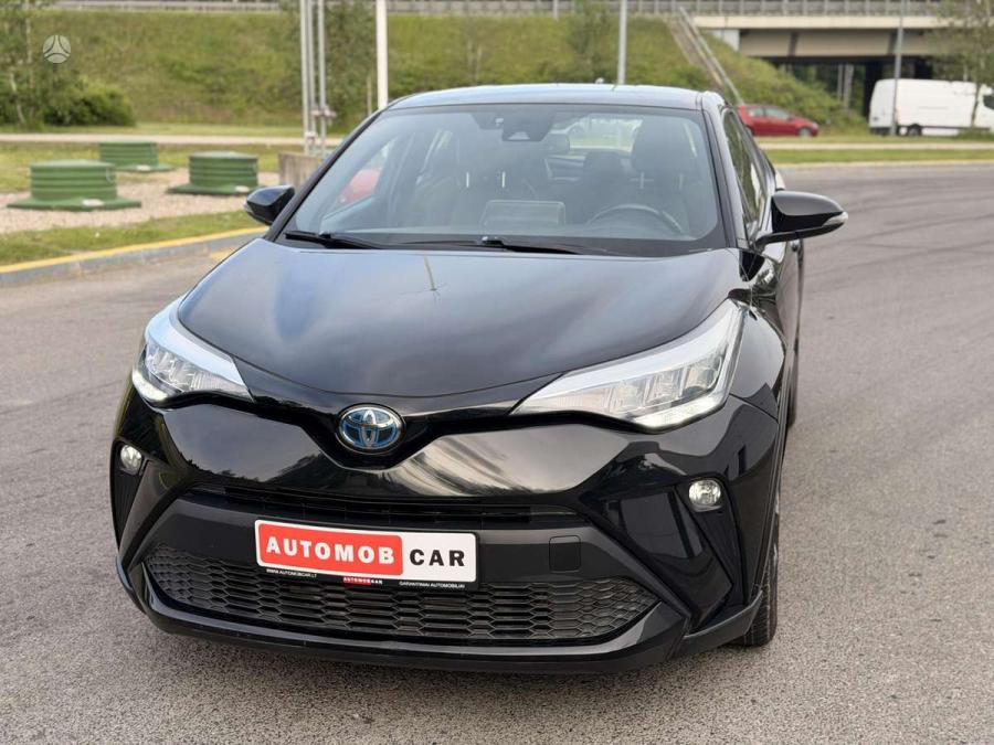 Черный Тойота C-HR 2021 в Вильнюс, объемом двигателя 1.80 л и пробегом 168 тыс. км за 18850 €, фото 3 на AUTOMOTO.COM.LV