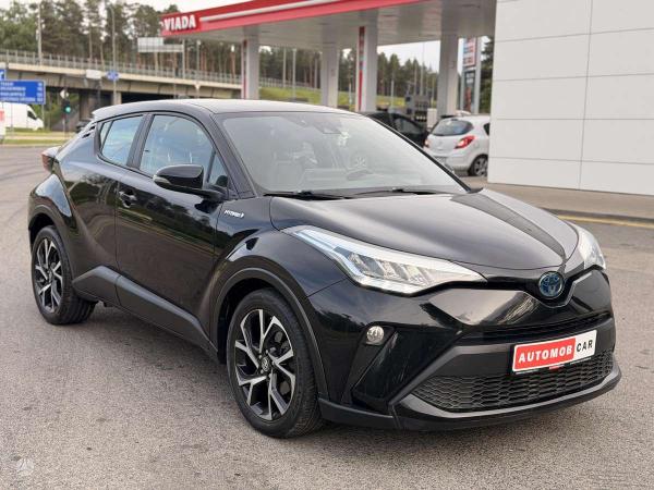 Black Toyota C-HR 2021 in Vilnius, with an engine capacity of 1.80 L and mileage of 168 thousand km for 18850 €, photo 5 on AUTOMOTO.COM.LV