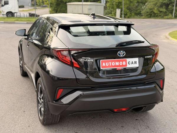 Black Toyota C-HR 2021 in Vilnius, with an engine capacity of 1.80 L and mileage of 168 thousand km for 18850 €, photo 10 on AUTOMOTO.COM.LV