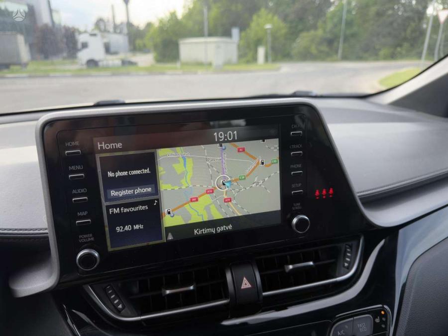 Черный Тойота C-HR 2021 в Вильнюс, объемом двигателя 1.80 л и пробегом 168 тыс. км за 18850 €, фото 25 на AUTOMOTO.COM.LV