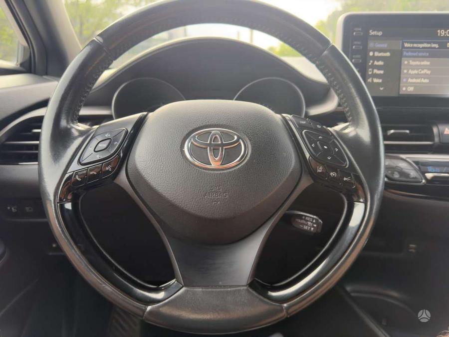 Черный Тойота C-HR 2021 в Вильнюс, объемом двигателя 1.80 л и пробегом 168 тыс. км за 18850 €, фото 28 на AUTOMOTO.COM.LV