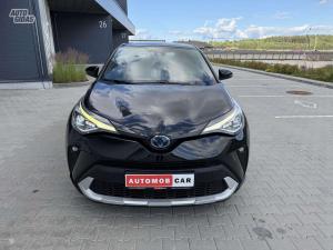 Black Toyota C-HR 2021 in Vilnius, with an engine capacity of 1.80 L and mileage of 147 thousand km for 19950 €, photo 4 on AUTOMOTO.COM.LV