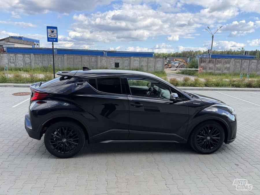 Black Toyota C-HR 2021 in Vilnius, with an engine capacity of 1.80 L and mileage of 147 thousand km for 19950 €, photo 18 on AUTOMOTO.COM.LV