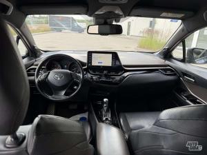 Black Toyota C-HR 2021 in Vilnius, with an engine capacity of 1.80 L and mileage of 147 thousand km for 19950 €, photo 22 on AUTOMOTO.COM.LV