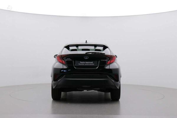 Black Toyota C-HR 2021 in Vilnius, with an engine capacity of 1.80 L and mileage of 93 thousand km for 24900 €, photo 5 on AUTOMOTO.COM.LV