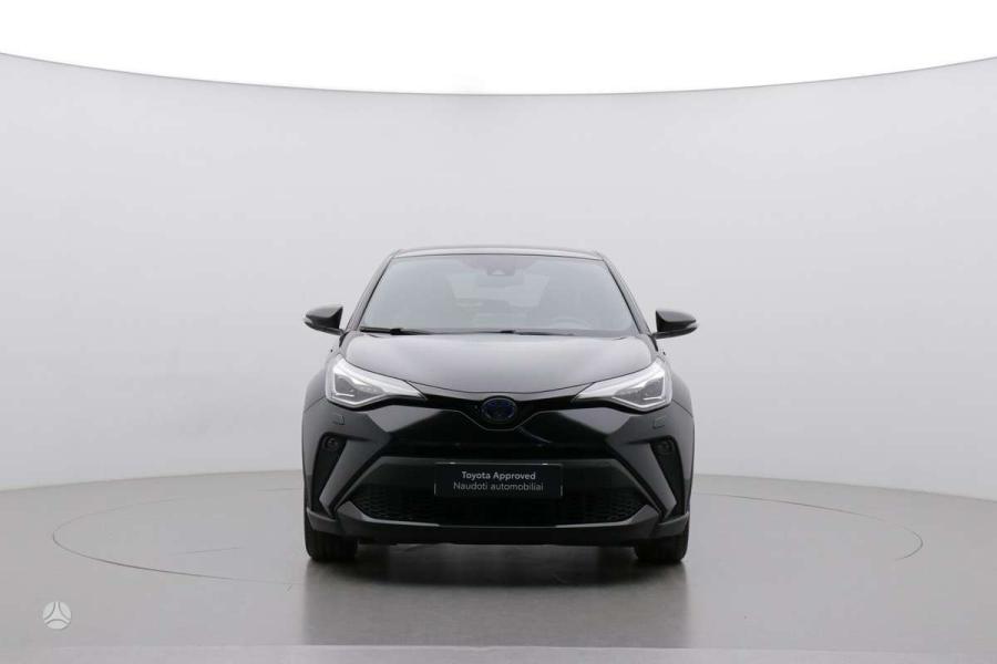Black Toyota C-HR 2021 in Vilnius, with an engine capacity of 1.80 L and mileage of 93 thousand km for 24900 €, photo 7 on AUTOMOTO.COM.LV