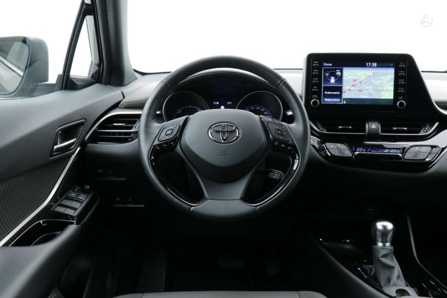 Black Toyota C-HR 2021 in Vilnius, with an engine capacity of 1.80 L and mileage of 93 thousand km for 24900 €, photo 9 on AUTOMOTO.COM.LV