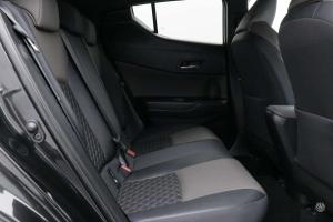 Black Toyota C-HR 2021 in Vilnius, with an engine capacity of 1.80 L and mileage of 93 thousand km for 24900 €, photo 11 on AUTOMOTO.COM.LV