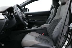 Black Toyota C-HR 2021 in Vilnius, with an engine capacity of 1.80 L and mileage of 93 thousand km for 24900 €, photo 13 on AUTOMOTO.COM.LV
