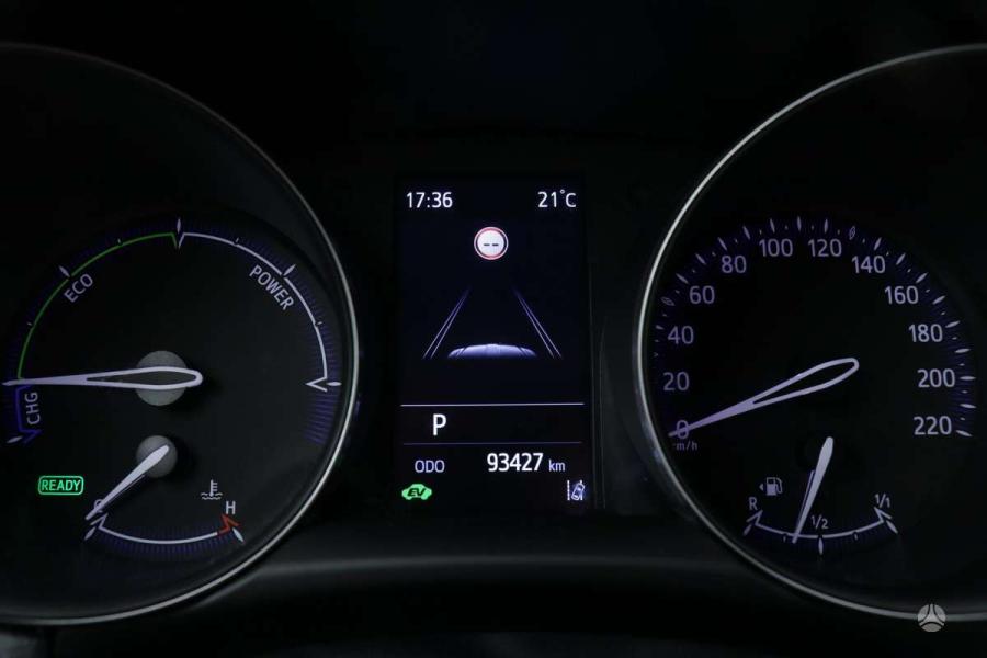 Black Toyota C-HR 2021 in Vilnius, with an engine capacity of 1.80 L and mileage of 93 thousand km for 24900 €, photo 15 on AUTOMOTO.COM.LV