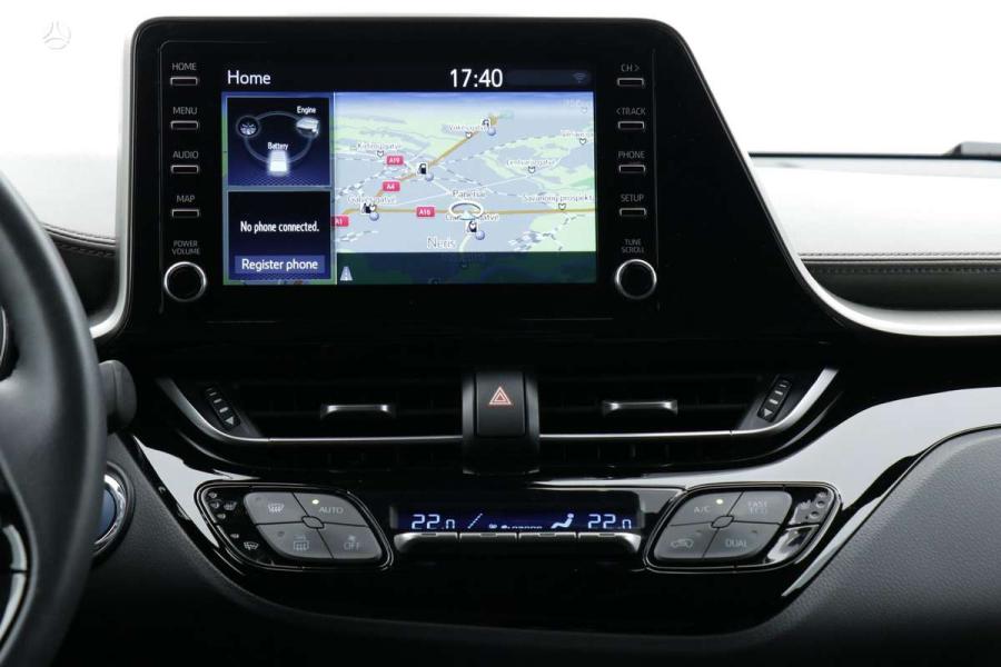 Black Toyota C-HR 2021 in Vilnius, with an engine capacity of 1.80 L and mileage of 93 thousand km for 24900 €, photo 16 on AUTOMOTO.COM.LV