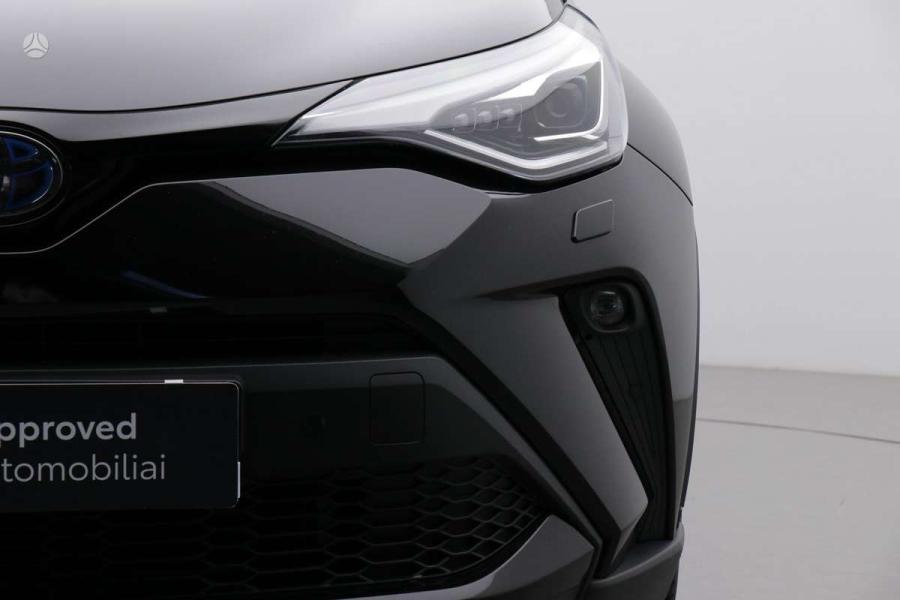 Black Toyota C-HR 2021 in Vilnius, with an engine capacity of 1.80 L and mileage of 93 thousand km for 24900 €, photo 21 on AUTOMOTO.COM.LV