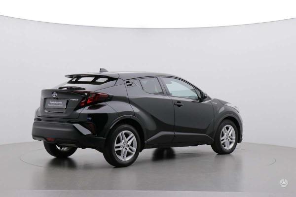 Черный Тойота C-HR 2021 в Вильнюс, объемом двигателя 1.80 л и пробегом 70 тыс. км за 23900 €, фото 3 на AUTOMOTO.COM.LV