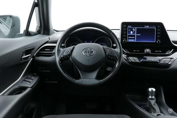 Черный Тойота C-HR 2021 в Вильнюс, объемом двигателя 1.80 л и пробегом 70 тыс. км за 23900 €, фото 8 на AUTOMOTO.COM.LV