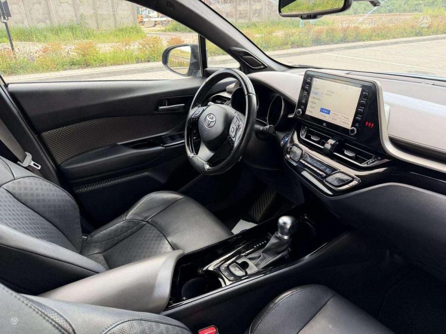 Черный Тойота C-HR 2021 в Вильнюс, объемом двигателя 1.80 л и пробегом 147 тыс. км за 19950 €, фото 24 на AUTOMOTO.COM.LV