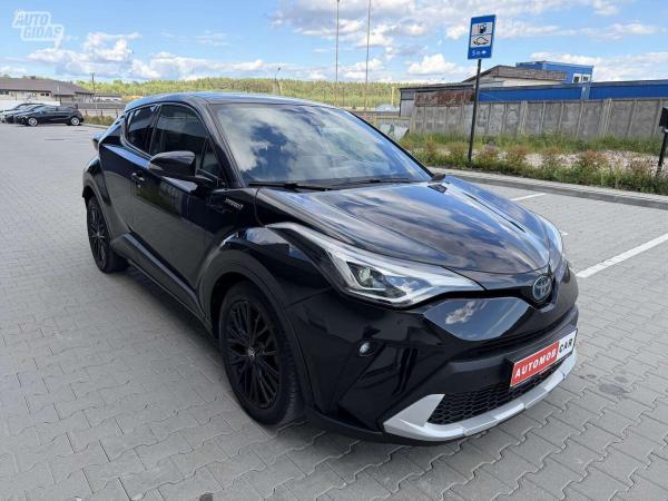 Melns Toyota C-HR 2021 Viļņa, ar dzinēja tilpumu 1.80 L un nobraukumu 147 tūkst. km par 19950 €, foto 1 vietnē AUTOMOTO.COM.LV