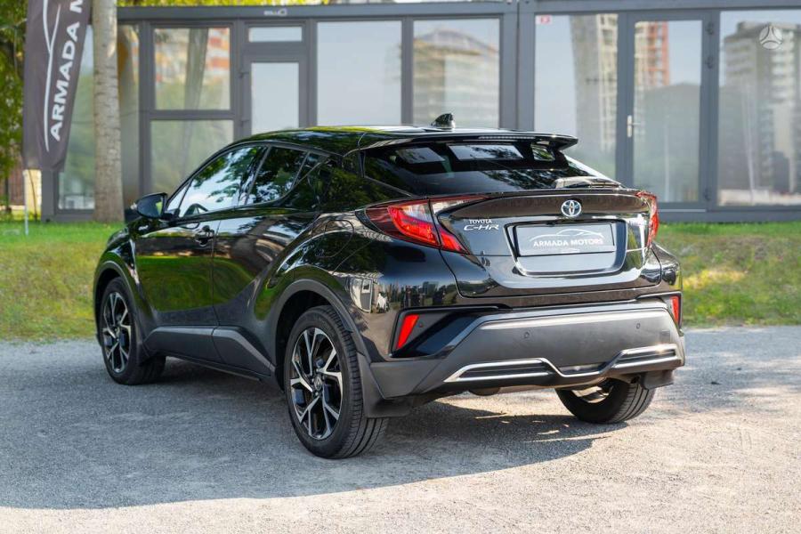 Melns Toyota C-HR 2021 Viļņa, ar dzinēja tilpumu 1.99 L un nobraukumu 127 tūkst. km par 19900 €, foto 15 vietnē AUTOMOTO.COM.LV