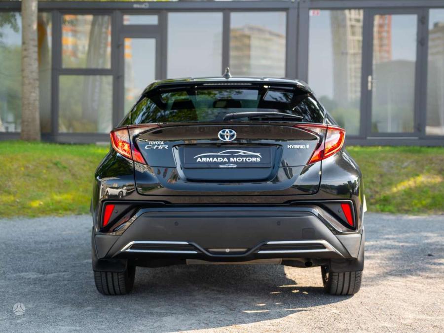 Melns Toyota C-HR 2021 Viļņa, ar dzinēja tilpumu 1.99 L un nobraukumu 127 tūkst. km par 19900 €, foto 17 vietnē AUTOMOTO.COM.LV