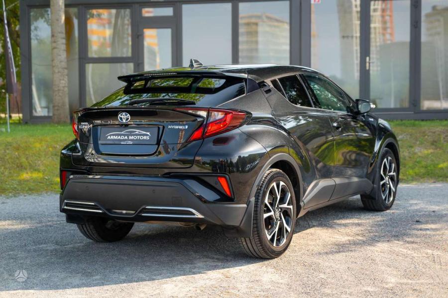 Melns Toyota C-HR 2021 Viļņa, ar dzinēja tilpumu 1.99 L un nobraukumu 127 tūkst. km par 19900 €, foto 19 vietnē AUTOMOTO.COM.LV