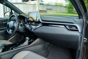 Melns Toyota C-HR 2021 Viļņa, ar dzinēja tilpumu 1.99 L un nobraukumu 127 tūkst. km par 19900 €, foto 22 vietnē AUTOMOTO.COM.LV