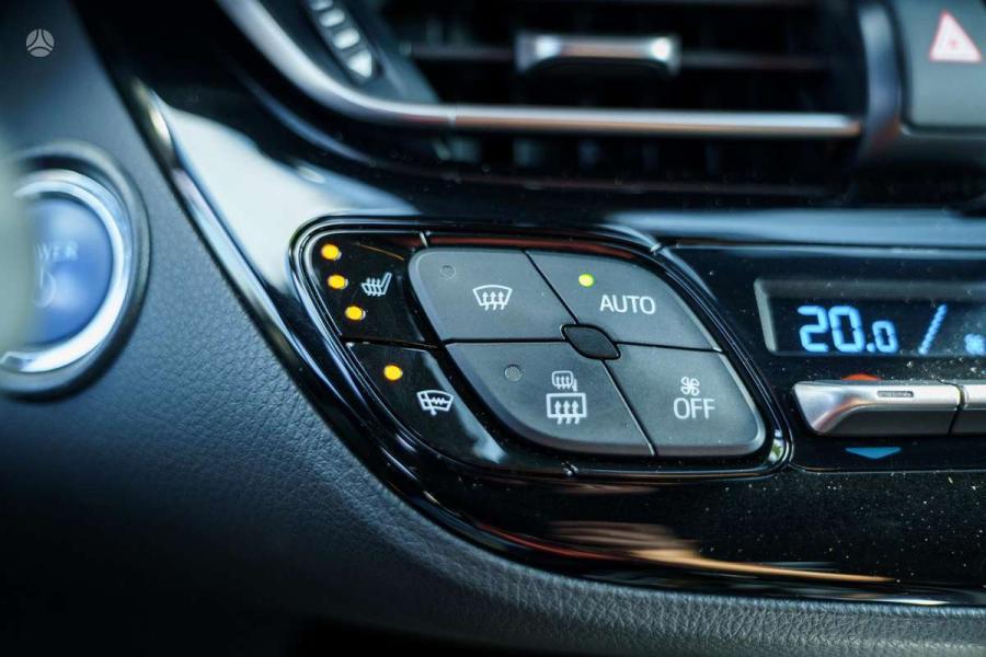 Melns Toyota C-HR 2021 Viļņa, ar dzinēja tilpumu 1.99 L un nobraukumu 127 tūkst. km par 19900 €, foto 32 vietnē AUTOMOTO.COM.LV