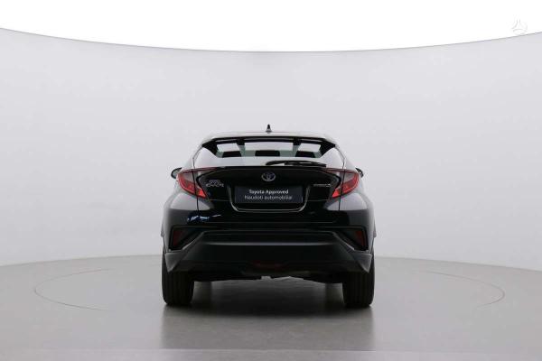 Черный Тойота C-HR 2021 в Вильнюс, объемом двигателя 1.80 л и пробегом 55 тыс. км за 23900 €, фото 5 на AUTOMOTO.COM.LV