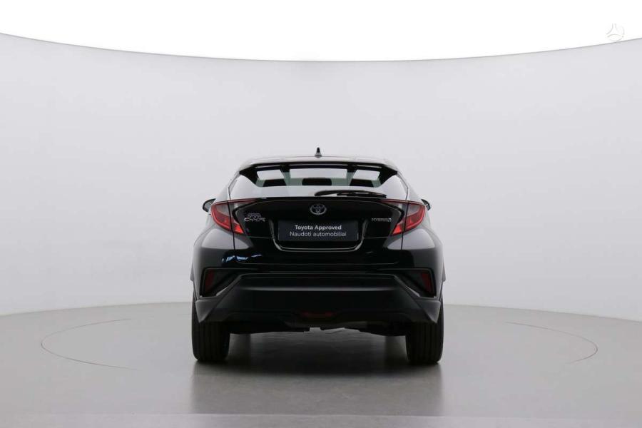 Черный Тойота C-HR 2021 в Вильнюс, объемом двигателя 1.80 л и пробегом 55 тыс. км за 23900 €, фото 6 на AUTOMOTO.COM.LV
