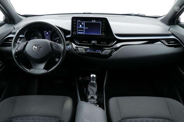 Черный Тойота C-HR 2021 в Вильнюс, объемом двигателя 1.80 л и пробегом 55 тыс. км за 23900 €, фото 7 на AUTOMOTO.COM.LV